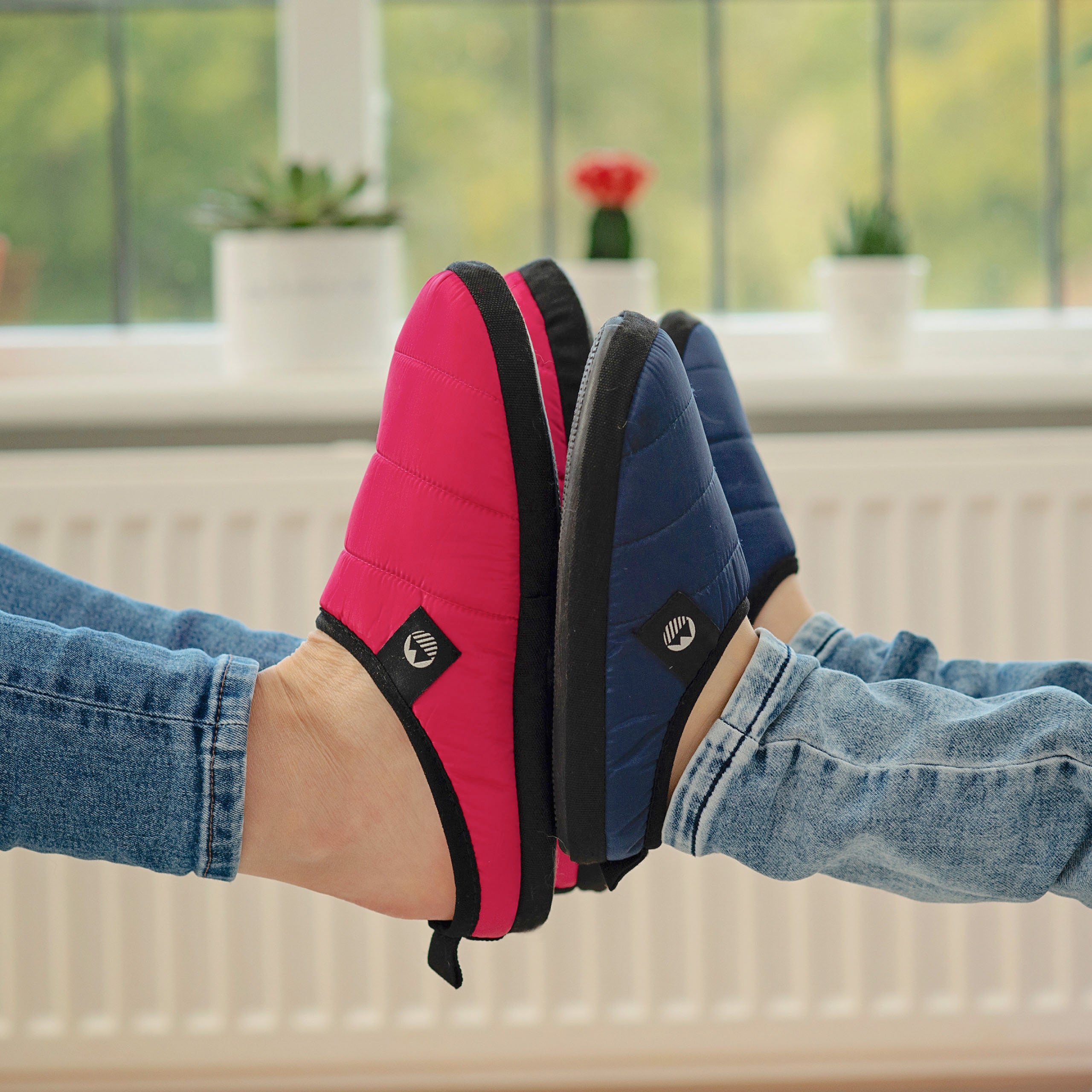 How to Keep Your Feet Warm in Winter: Ultra-Warm Tent Slippers ...